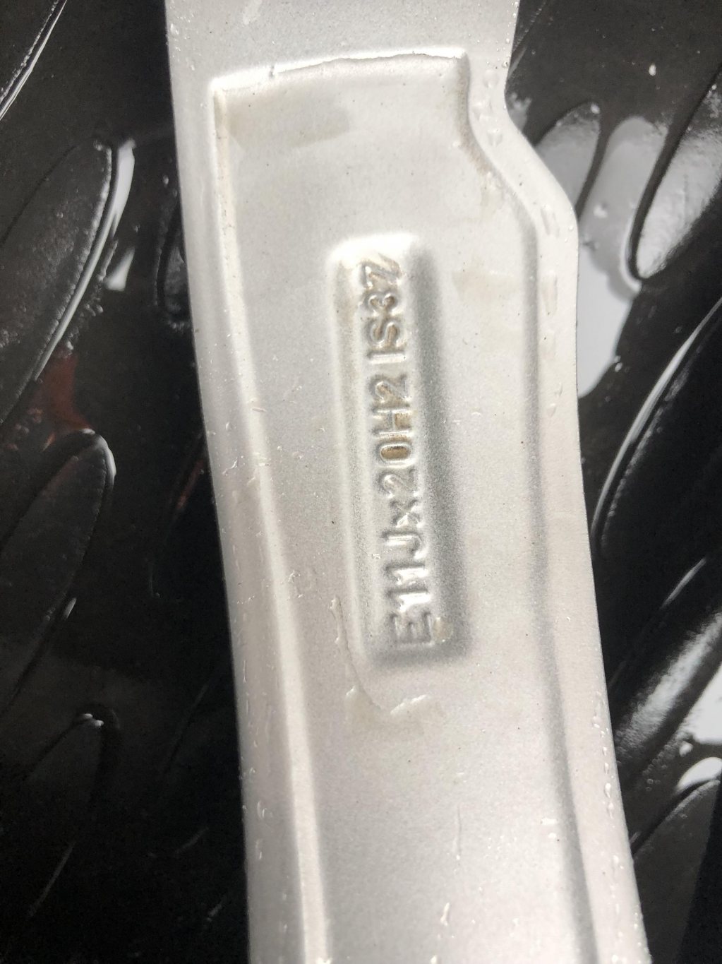 rejsa.nu :: SÄLJES: BMW 20" fälgar