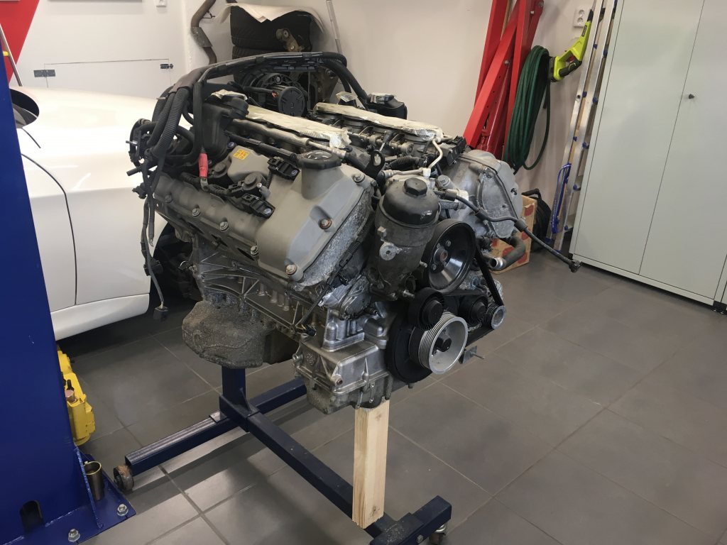 rejsa.nu :: SÅLD: BMW M3 E90/92 motor - S65B40
