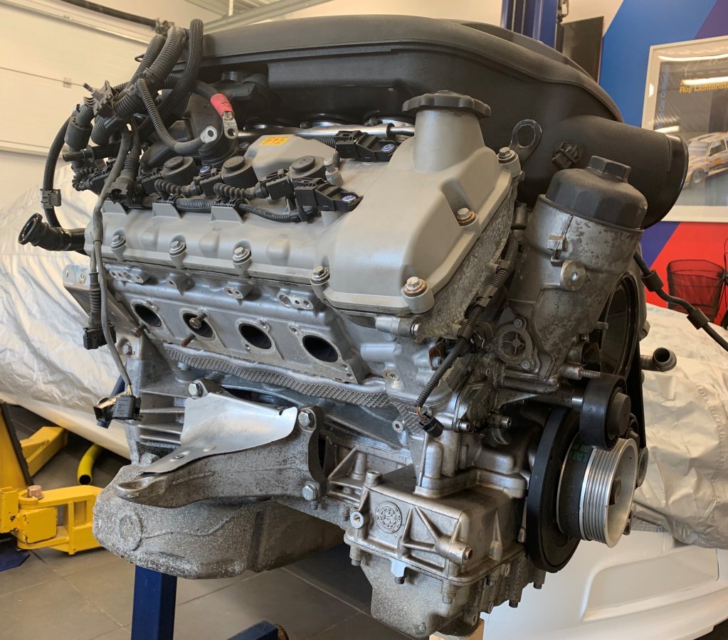 rejsa.nu :: SÅLD: BMW M3 E90/92 motor - S65B40